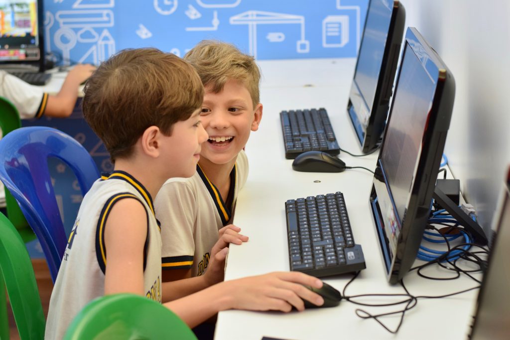Tecnologia Para Crianças Quais São Os Benefícios Blog Colégio Dona